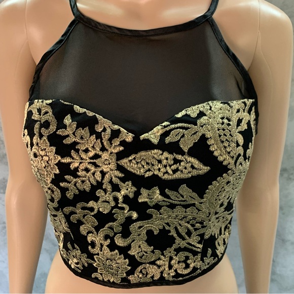 Windsor | Tops | Windsor Xs Crop Top Black And Gold Design Perfect For ...